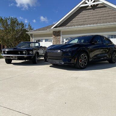 Hands free liftgate option | MachEforum - Ford Mustang Mach-E News ...
