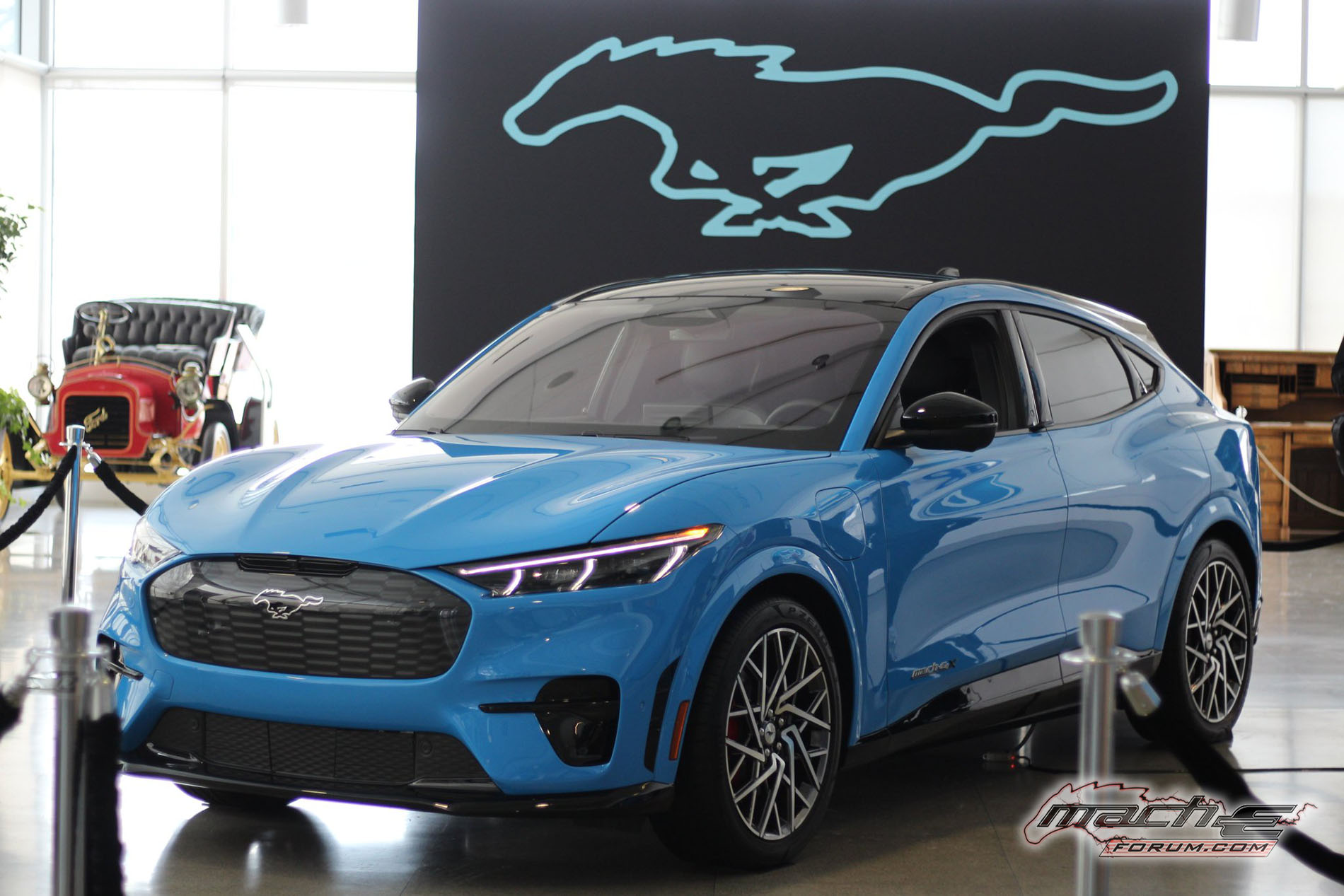 Most Accurate Look Yet at Grabber Blue on Mach-E GT | MachEforum - Ford ...