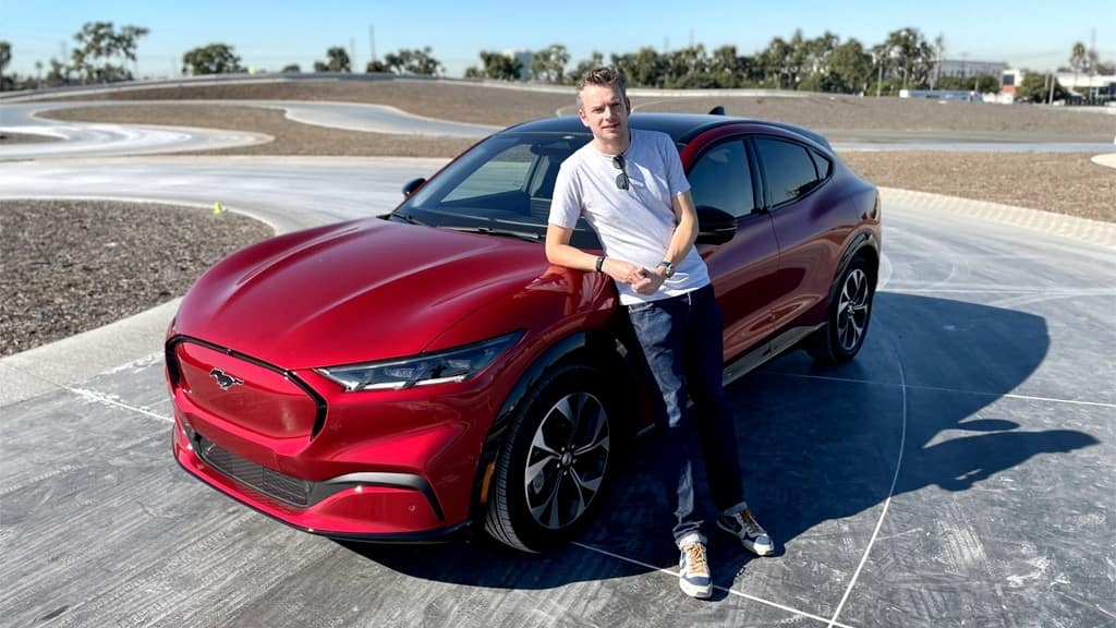 2021 Mach-E wins Top Rated Luxury EV in Edmunds Top Rated Awards ...