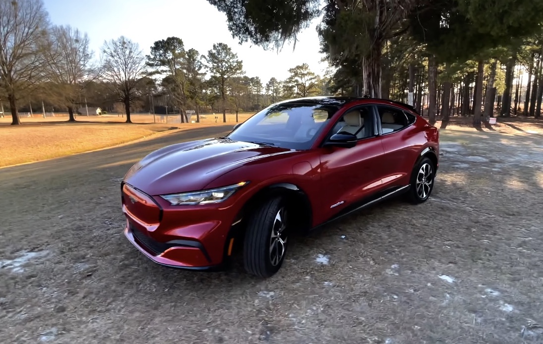 Detailed Walkaround of 2021 Mach E Premium AWD - inside and out ...