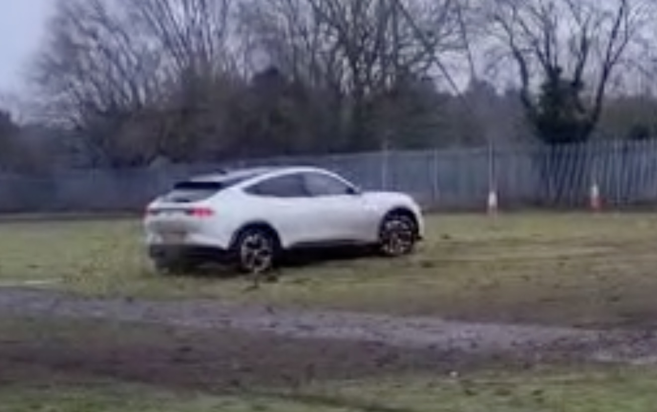 Donuts / spinning in wet grass and losing traction broke my car?‍♂️ ...