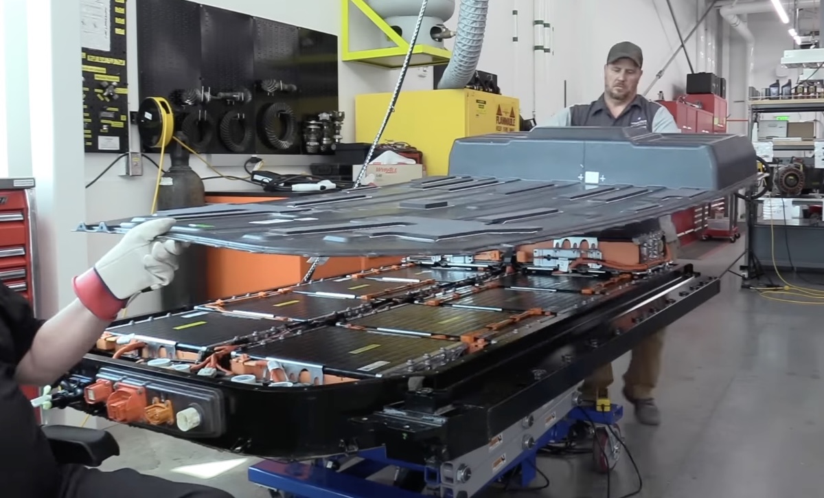 Battery Removal & HVBJB Overview - by Weber State Auto | MachEforum ...