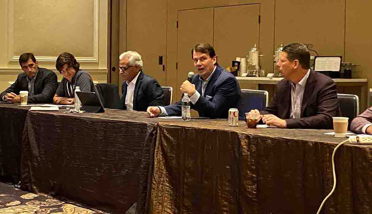 Ford gives dealers 2 months to accept new rules or stop selling EVs ...