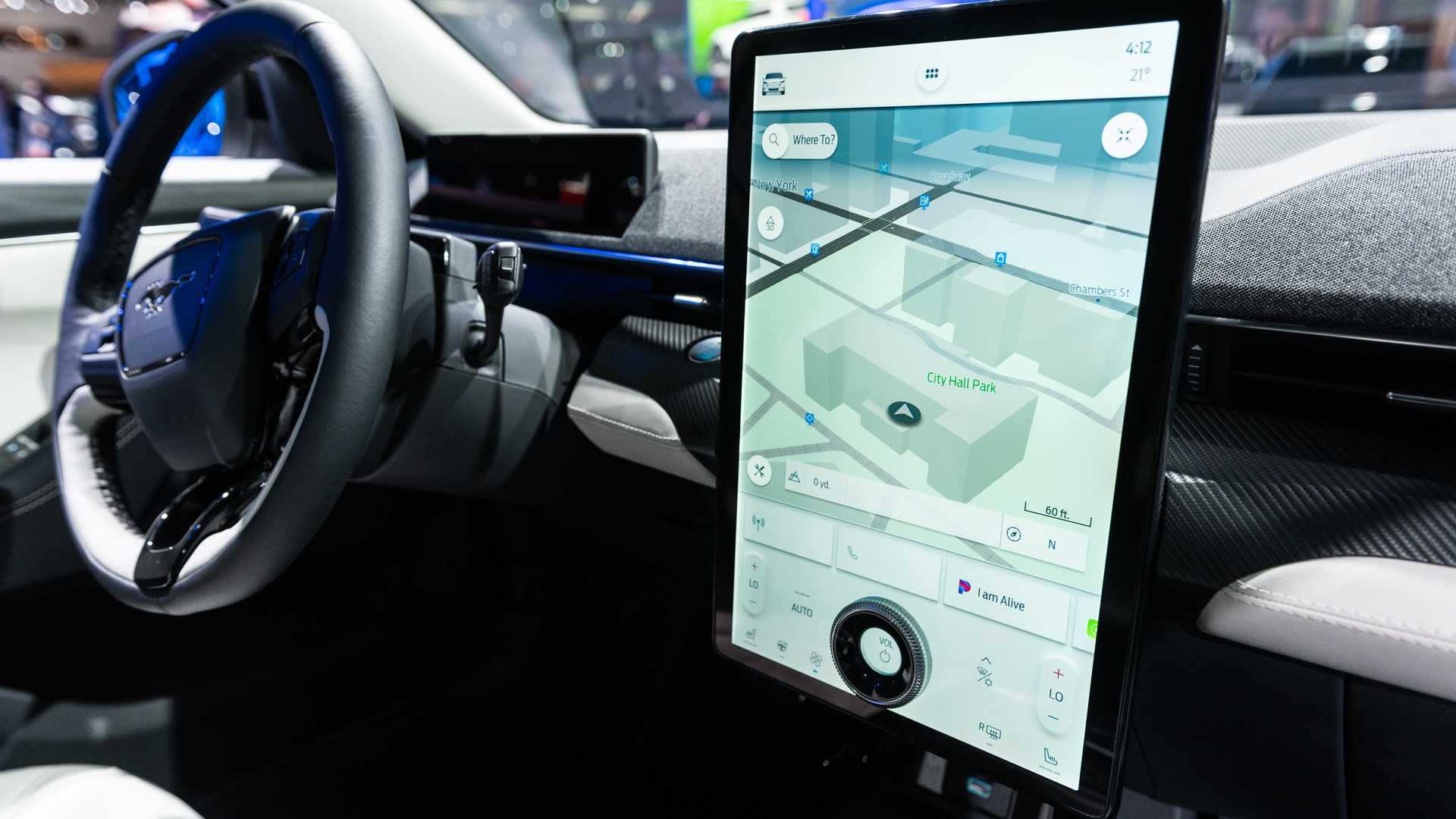 Surprise useful center screen nav map discovery - on the "Street ...